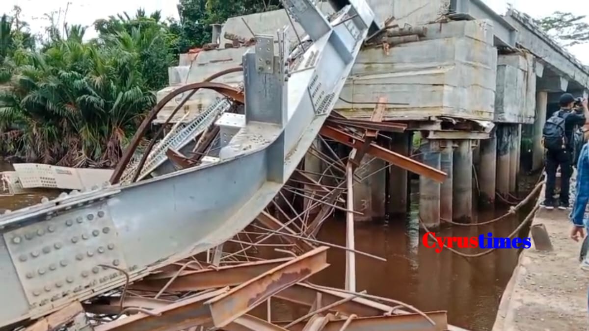 [Video] Pernyataan Lengkap Kontraktor Atas Peristiwa Jembatan Ambruk di Desa Terusan Raya ...
